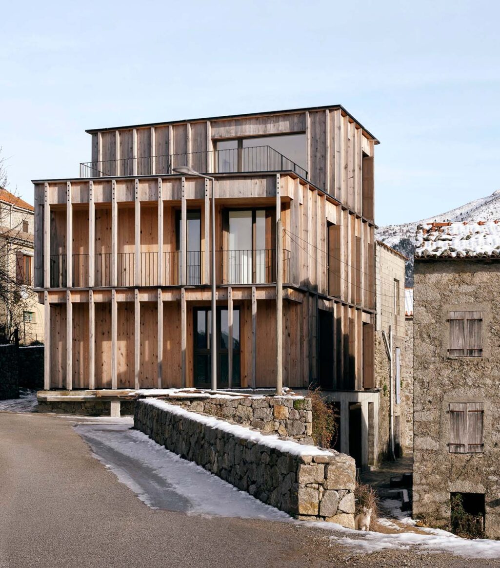 Orma Architettura completed a low-carbon building in Corsica using ...