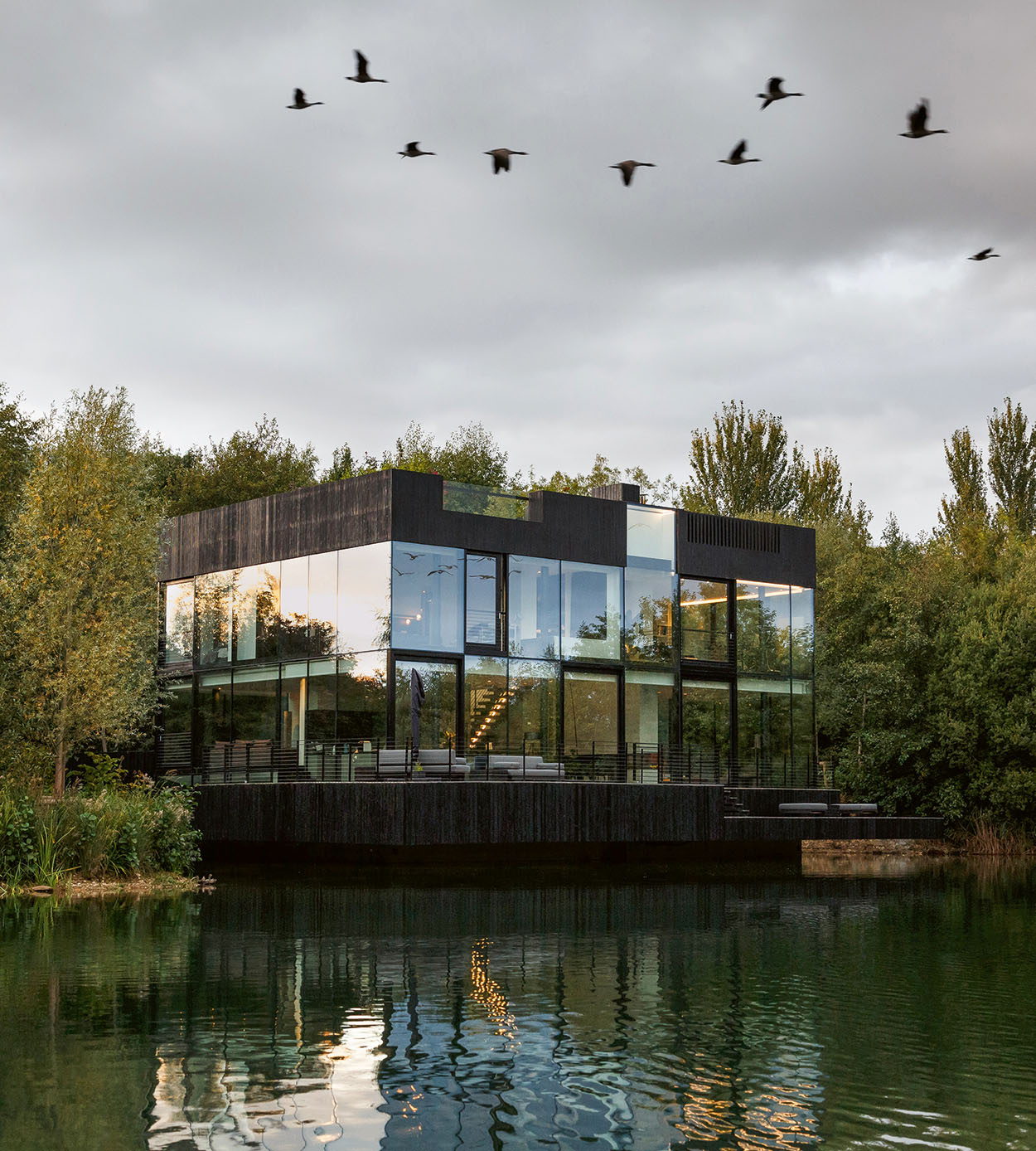 Glass Houses by Phaidon features 50 architect-designed houses ...