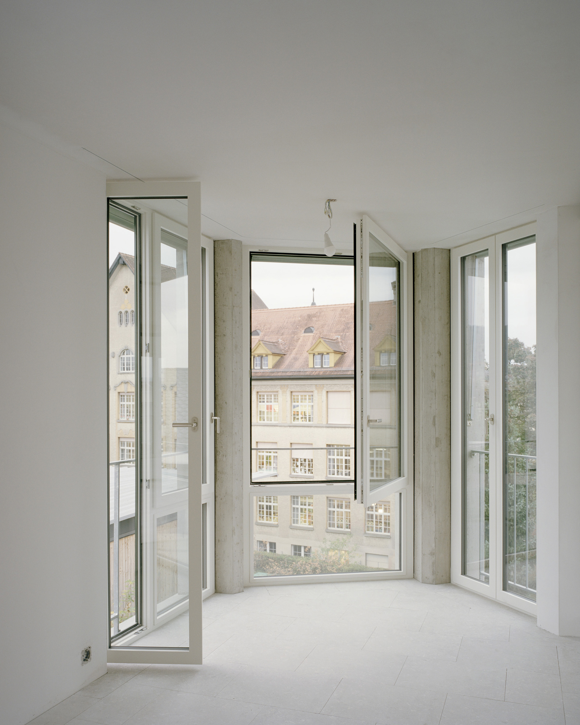 Apartment building in Altstetten, Zurich by Mathis Kamplade Architekten | Contemporary Design News